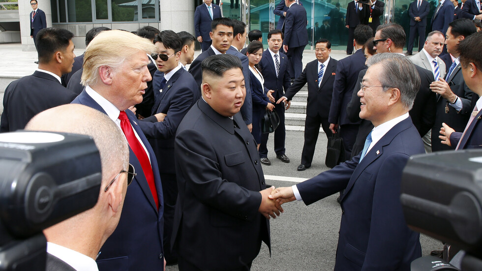 Говорителката на Белия дом пострада при бой между журналисти ВИДЕО Nova