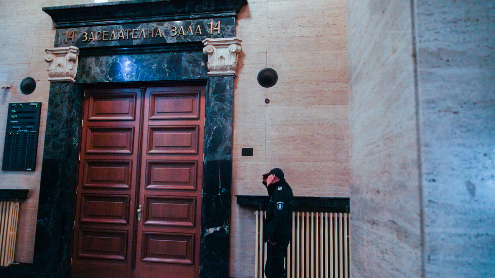 Оставиха за постоянно в ареста адвокатския сътрудник обвинен в имотни измами Престъпления